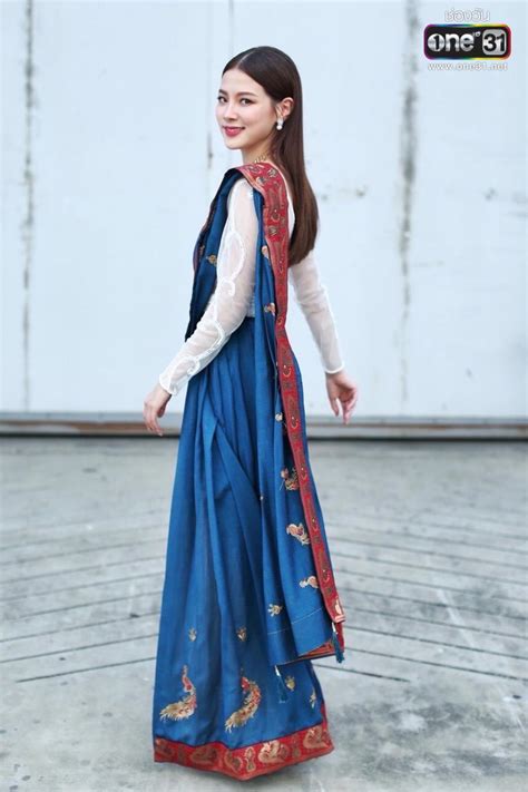 สวยหรู รวมลุคคนบังเทิงในชุด “ส่าหรี” งดงามดั่งสาวภารตะ Th