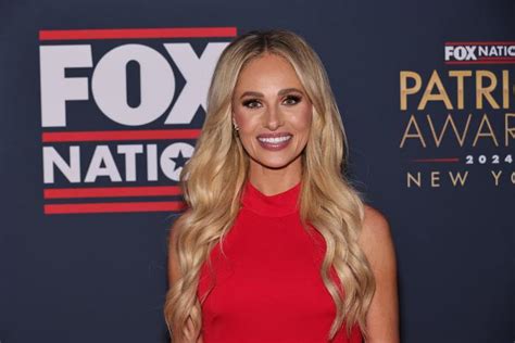Wow Tomi Lahren Turns Heads In Blue Swimsuit The Spun