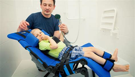 Обзор приспособлений для купания детей с ДЦП