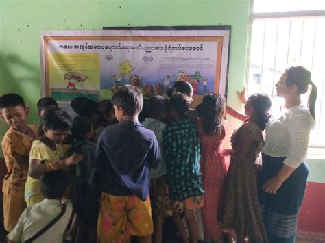 ပေါင်မြို့နယ်၌ စာဖတ်ရှိန်မြှင့်တင်‌ရေး ဟောပြောခြင်း နယ်လှည့်စာကြည့်တိုက်၊ နံရံကပ်စာစောင်ပြသခြင