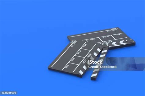 파란색 배경에 영화 클래퍼 보드 영화 제작 액세서리 시네마토그래피 컨셉 영화관에서 영화 공간을 복사합니다 3d 렌더 3차원 형태에 대한 스톡 사진 및 기타 이미지 Istock