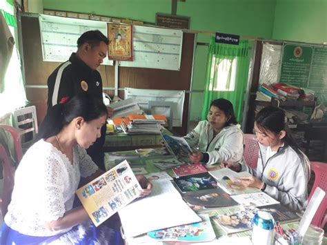 မာန်အောင်မြို့၌ ရွေ့လျားစာကြည့်တိုက်စနစ်ဖြင့် မြို့နယ်အခွန်ဦးစီးဌာနမှူး