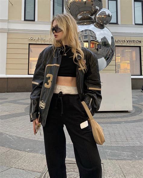 Пин от пользователя Ayesha Cheung на доске Styling Шикарные летние наряды Корейские модные
