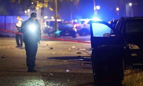 إصابة 15 شخصاً بينهم 3 أطفال في إطلاق نار ليلة الهالوين في شيكاغو