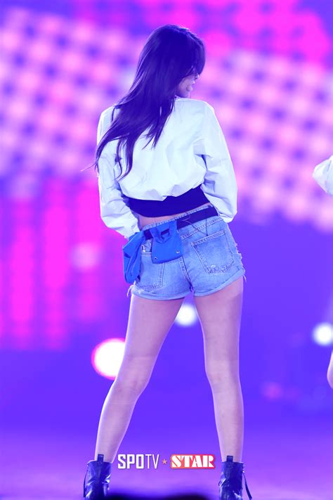 스토리s 설현뒤태 명불허전 걸그룹 원톱 몸매
