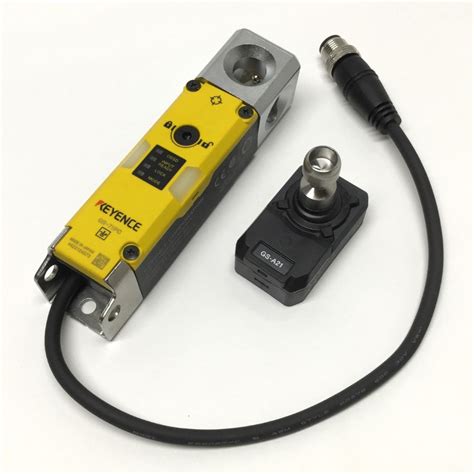 Keyence Gs 71pc Safety Door Guard Interlock Switch Power To Lock 24v