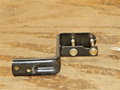 John Deere F725 Front Mower Mower Hydro Valve Support Am105339 Adams Small Engine Llc