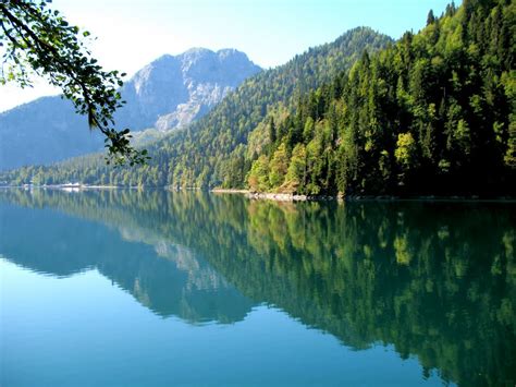 რიწის ტბა გუდაუთის რაიონი • About Ge