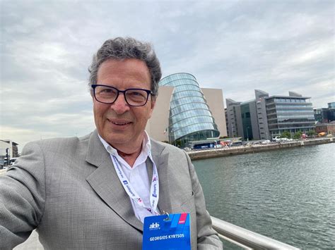 Ο Γ ΚΥΡΤΣΟΣ “ΒΓΑΖΕΙ ΤΑ ΑΠΛΥΤΑ” ΤΗΣ ΕΥΡΩΠΟΡΝΗΣ ΤΗΣ ΜΑΦΙΑΣ ΣΤΗ ΦΟΡΑ” ΠΡΟΣΠΑΘΗΣΕ ΝΑ ΜΕΤΑΦΕΡΕΙ 35