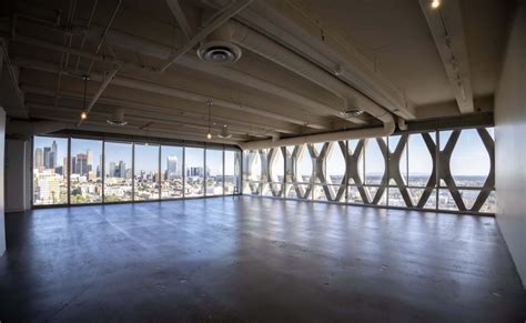 503dtla Brutalist Penthouse Loft W Flawless Natural Light And Skyline
