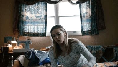 Elizabeth Olsen Gifs