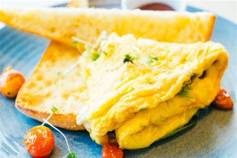 Cómo preparar omelette simple de queso