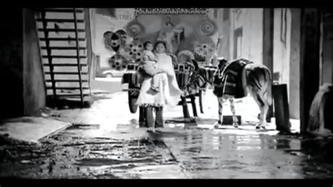 Espaldas Mojadas Youtube