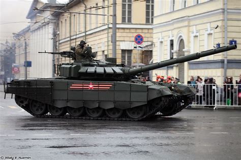 Модернизированный Т 72Б3 с дополнительной защитой Modernized T 72b3