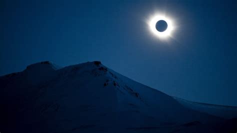 When Day Turns Into Night Canadians Americans Prepare For Total Solar