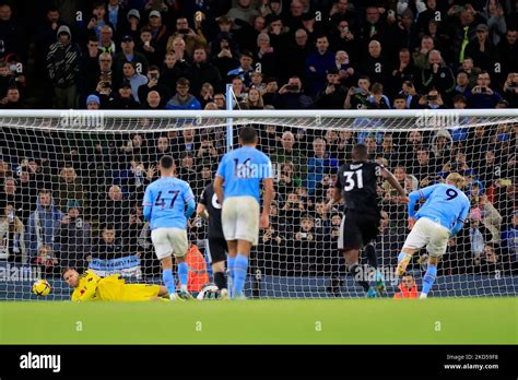 Erling Haaland 9 Of Manchester City Scores To Make It 2 1 During The