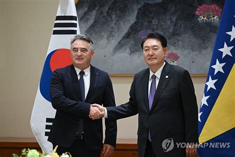 윤석열 대통령 한·보스니아 헤르체고비나 정상회담 연합뉴스