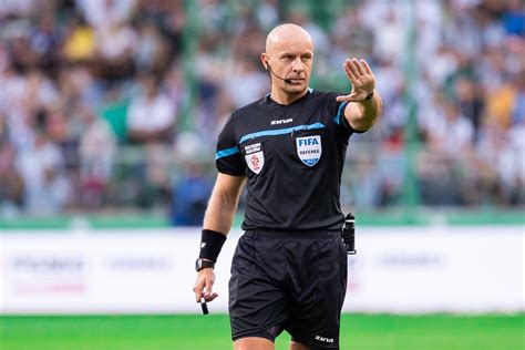 Oficjalnie Szymon Marciniak poprowadzi hit Ligi Mistrzów UEFA potwierdza