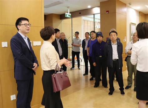 朗和银湖国际医养中心欢迎富阳区人大退休老干部一行参观考察朗和银湖并举行了会议 朗和银湖国际医养中心