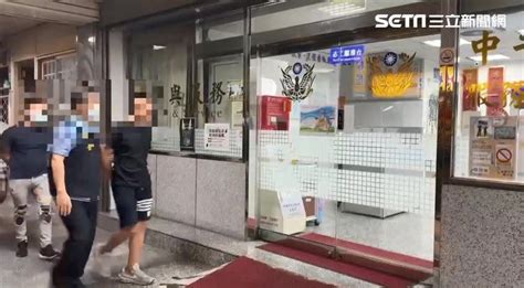23歲男討30萬賭債亮刀揮舞！眾人搶成一團通通中刀 下場全進警局 Yahoo奇摩汽車機車
