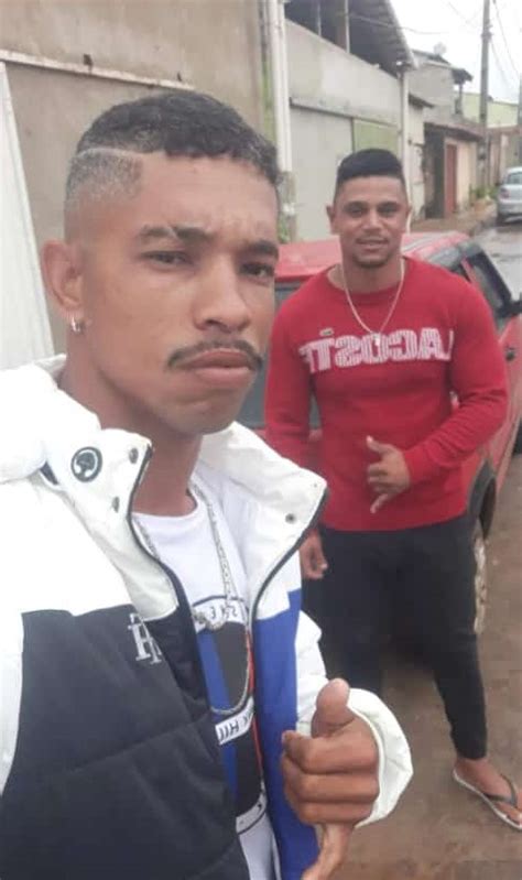 Empresário E Irmão São Baleados Enquanto Conversavam Na Porta De Casa E