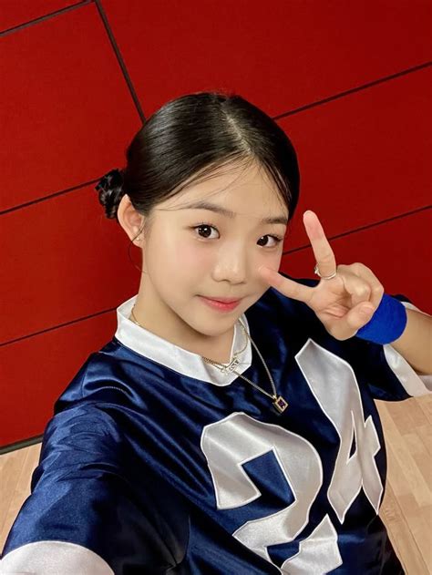 Kaylee Of Vcha Selca Pre Debut Go Getter K Pop Music Teen Vogue