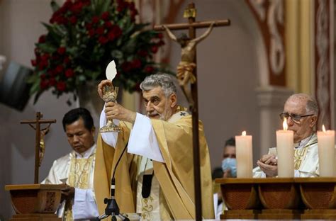 ASC Iglesia De Santa Cruz Se Alegra Con Mons Sergio Por Sus Bodas De Oro Sacerdotales Se