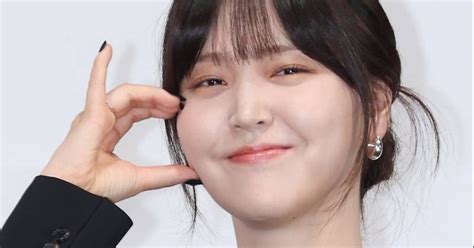 포토 김지은 상큼한 볼하트