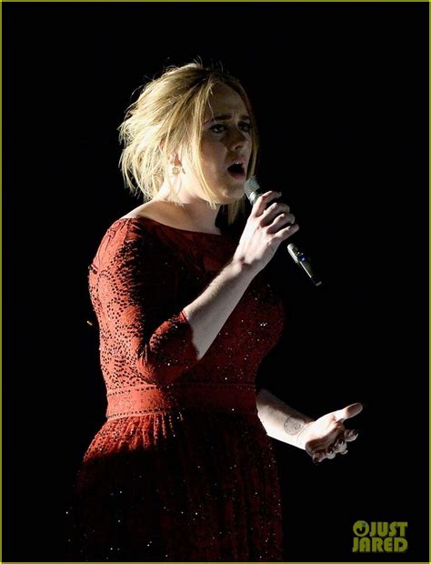 Adele Explains Audio Issues During Grammys 2016 Performance Photo