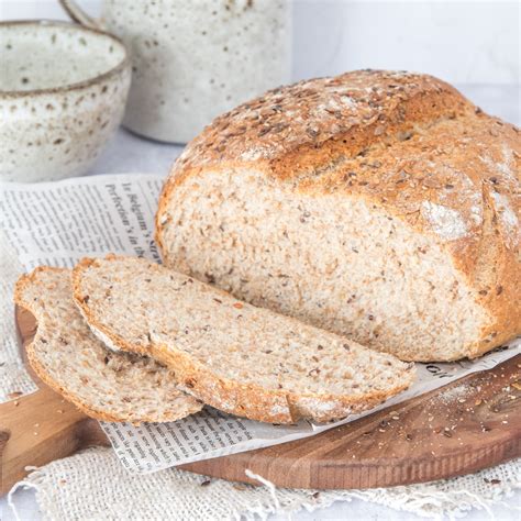 Volkorenbrood Bakken Met Zaden En Pitten Lauras Bakery