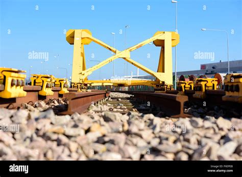 Buffer Stop Hi Res Stock Photography And Images Alamy