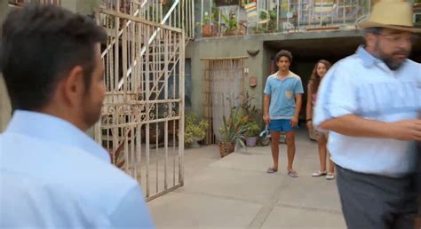 Enrique Arrizons Feet