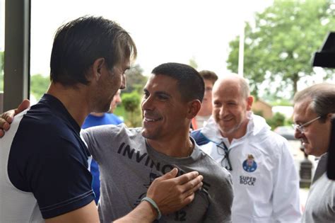 Porto Confirma A Contratação De Maxi Pereira Jovem Pan