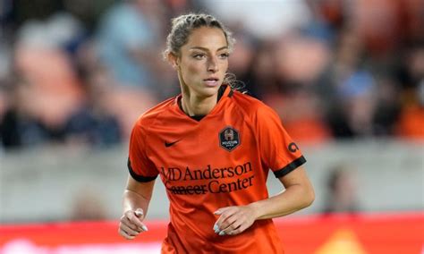 Napervilles Ryan Gareis Embraces Home With Houston Dash