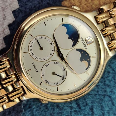 Seiko 7f18 8a00 Moon And Sun Phase Lunar Calendar Watch No Reserve