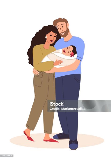 갓 태어난 아기를 안고 있는 어머니와 아버지 여자 팔에 싸인 아기를 가진 남자 부모의 손에 잠자는 아이 행복한 모성 법령 육아