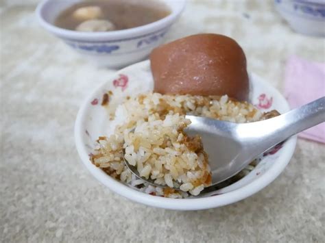 夜市爌肉飯結束營業 下午3點半才開始營業的超人氣爌肉飯 🏻 不定時營業排隊人潮，今日運氣爆棚吃到了🤩美食walkerland窩客島
