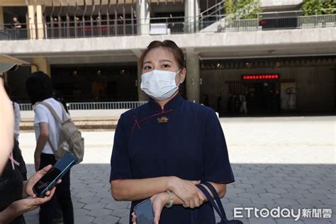 張軒睿全身黑「眼眶泛紅」送阿公最後一程 林義雄告別式現場哀戚 Ettoday星光雲 Ettoday新聞雲