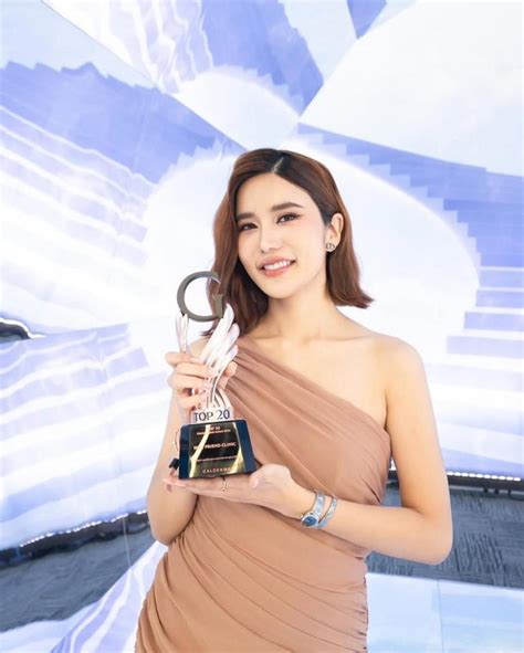 รวยอยู่แล้ว คะน้า ริญญารัตน์ ธุรกิจคลินิกหรู มีรางวัลการันตี