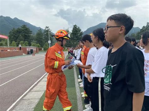 上好开学第一课！各地将消防课堂搬进军训场地澎湃号·政务澎湃新闻 The Paper