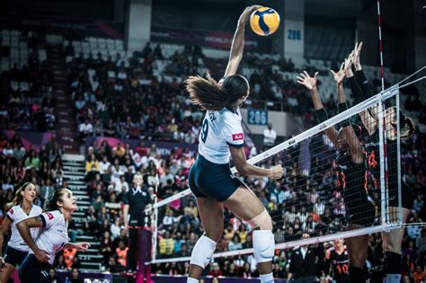 Eczacıbaşı Dynavit Dünya Üçüncüsü Voleybolunsesi
