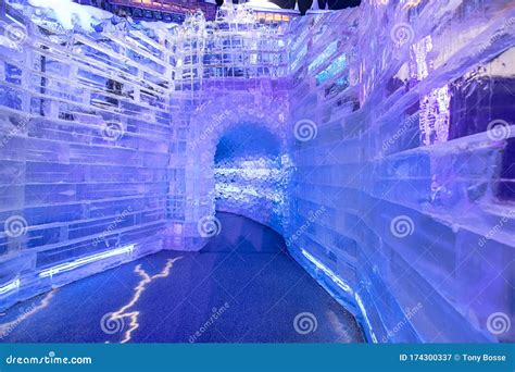 Ice Sculpture Tunnel At Gaylord Palms Resort In Orlando January 2020