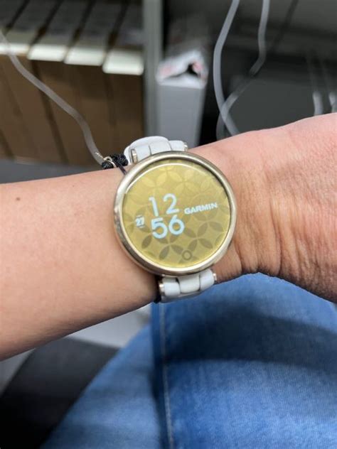 GARMIN LILY SMARTWATCH