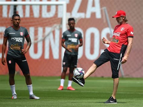 Selección Peruana Alexander Callens Y Marcos López Son Los Primeros