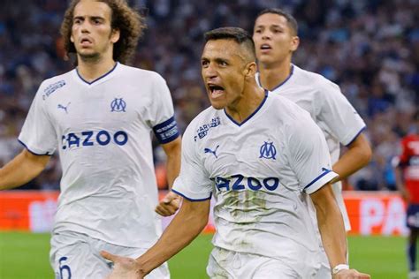 Ex Entrenador De Alexis Sánchez Lo Llenó De Flores Tras Actuaciones En
