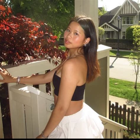 3 Hot Sexy Katie Fang Bikini Pics