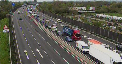 Live M4 Updates As Three Lanes Closed And Traffic Queuing After Crash