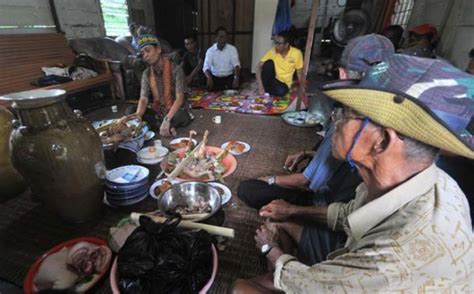 Ritual Pati Nyawa Adat Dayak Sesaji Sesaji Itu