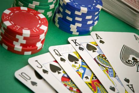 Rubor Real Del Juego De Póker Imagen de archivo Imagen de virutas espadas