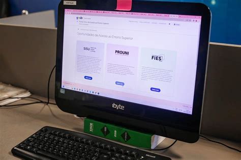 Prouni abre inscrições para lista de espera do segundo semestre